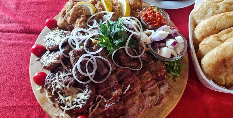 Bogata mesna plata za 4 osobe - garantirano fina hrana u restoranu ...