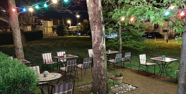 MESNA PLATA za dvije osobe - Bocca's dog sandwich, juneći ćevapi ...