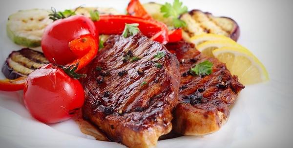 Mesna plata, juha, krumpir, đuveđ riža, salata, domaći kruh i kolač za ...